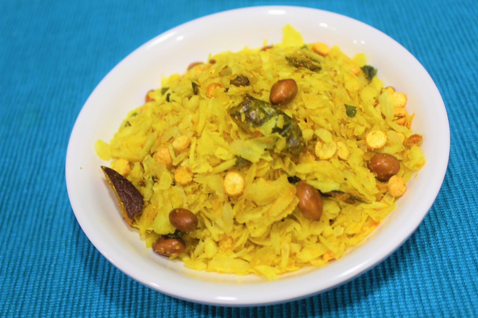 Make Tasty and Crispy Chevdo, Namkeen of Papad Poha on Diwali. Special ...